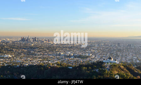 Panoramic view at centre of the city Los Angeles and Griffith ...