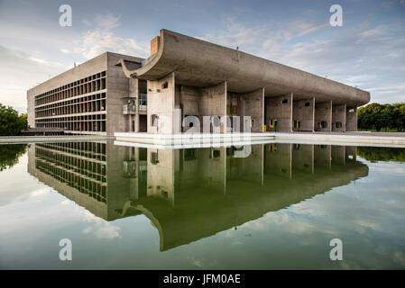 Le Corbusier, High Court, Capitol Complex, Chandigarh, Punjab, India ...