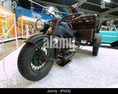 The Zundapp KS 750 is a German military motorcycle used during World ...
