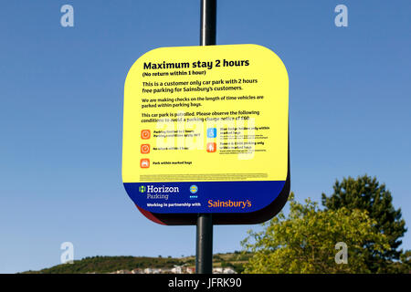 Sainsbury's Car Parking Sign - Maximum 2 Hour Stay Stock Photo - Alamy