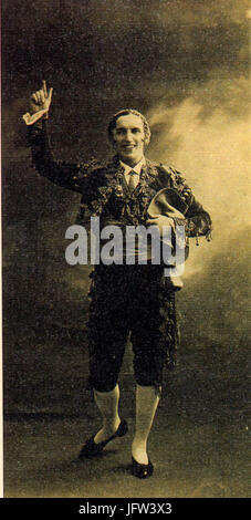 André Barreau dans Le barbier de Séville Stock Photo - Alamy