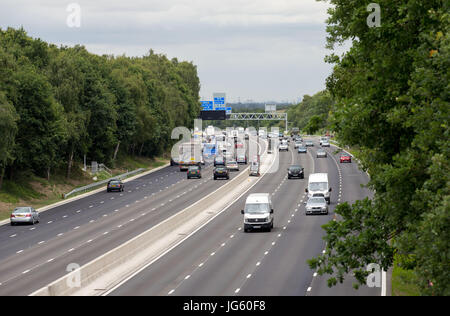 Vehicles on the M3 motorway between junction 2 and 3, (B383 Stock Photo ...