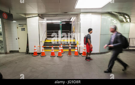 Entrance to the South Ferry Terminal of the New York subways Stock ...