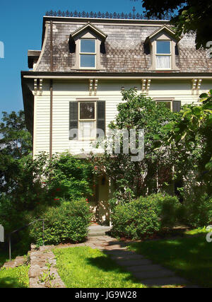 Gothic style Victorian mansion house. Tudor Gothic Mansion elevation ...