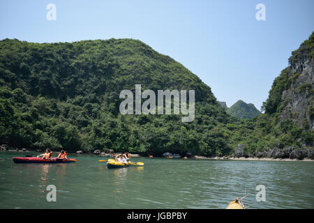 Kayaking in Ha long bay Stock Photo - Alamy