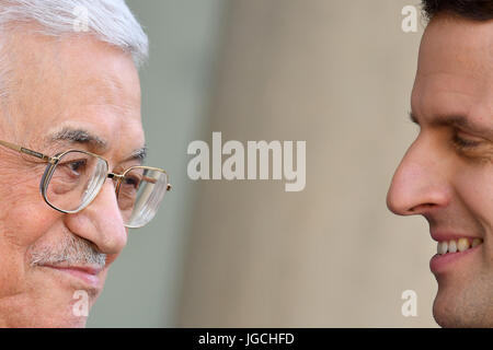 Palestinian President Mahmoud Abbas and his French counterpart Emmanuel ...