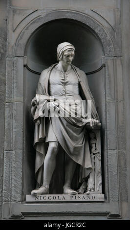 Statue of Niccola Pisano on Facade of Galleria degli Uffizi Art Museum ...
