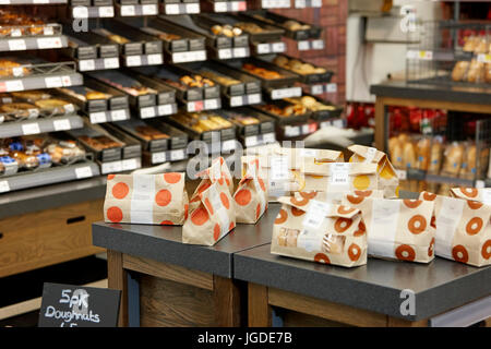 Donuts in supermarket Stock Photo - Alamy