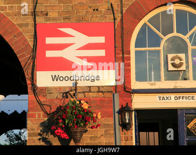 British Rail double arrow logo designed by Gerry Barney, railway ...