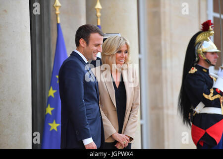 France's President Emmanuel Macron welcome Mr. Prabowo Subianto ...