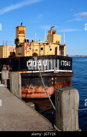 A barge in the harbour at Poole Quay, Dorset Stock Photo - Alamy