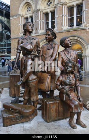 The Kindertransport statue, Liverpool Street station, London Stock ...