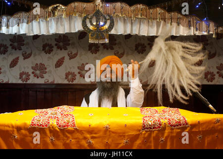 Guru Nanak gurdwara, Leicester. United kingdom Stock Photo - Alamy