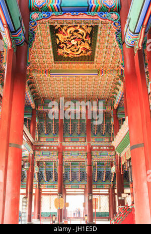 Inside the Geunjeongjeon, the Throne Hall, at Gyeongbokgung Palace ...