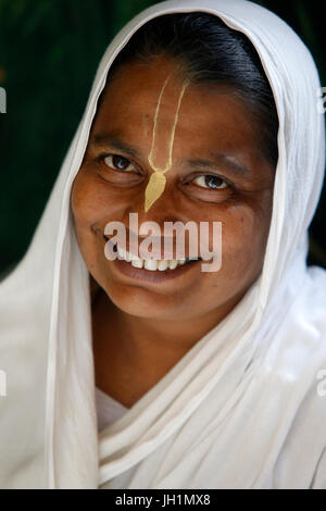 Devotee at Krishna-Balaram temple, Vrindavan, Uttar Pradesh. India ...