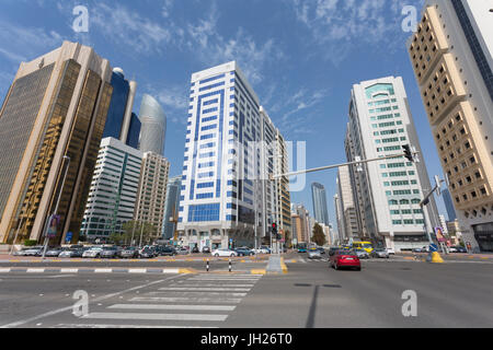 Looking east up Hamdan Street in downtown Abu Dhabi, 1984 Stock Photo ...