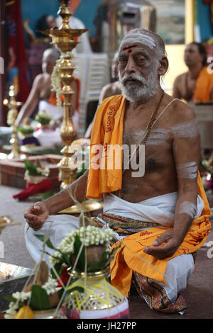 Hindu Brahmin priest, Sri Vadapathira Kaliamman Hindu Temple, Singapore ...