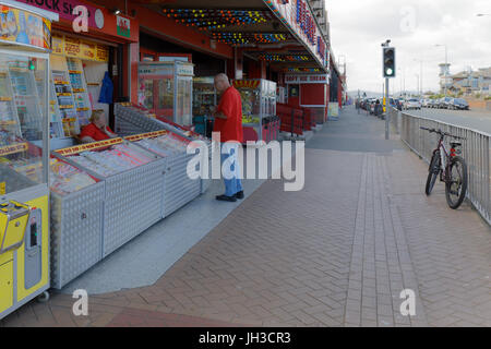 amusement arcade in Rhyl Stock Photo: 5598541 - Alamy