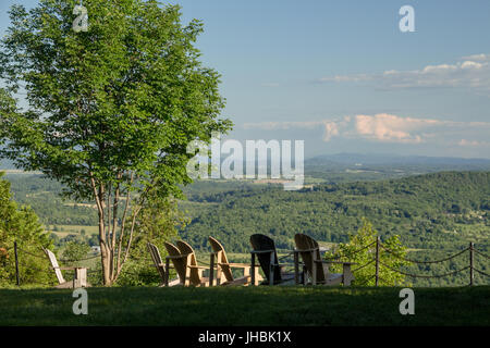 Hiking Mount Philo in Charlotte, Vermont. Views of surrounding ...