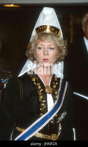 VIGDIS FINNBOGADOTTIR President of Iceland in costume 1981 Stock Photo ...