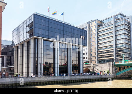 financial times FT Building Stock Photo - Alamy