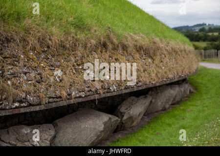 Ancient Burial Mound, Newgrange, UNESCO World Heritage Site, County ...