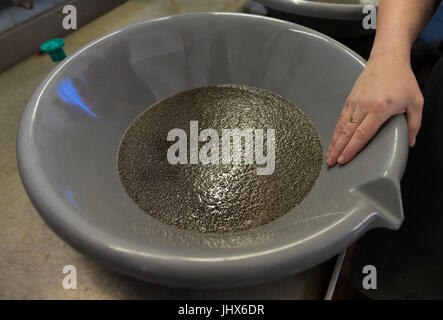 Elutriation and washing of black caviar for sturgeon reproduction ...