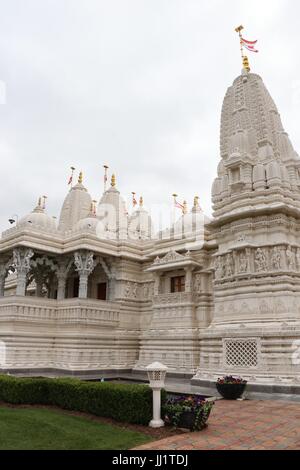 BAPS Shri Swaminarayan Mandir Chicago Stock Photo - Alamy