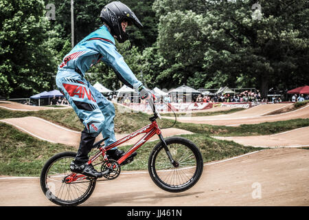 kids riding BMX bikes Stock Photo: 25577319 - Alamy