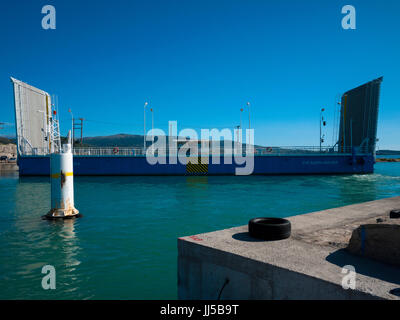 Lefkada Lefkas floating bridge opening open to let boats through Greek ...