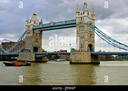 Iconic Tower Bridge connecting Londong with Southwark on the Thames ...