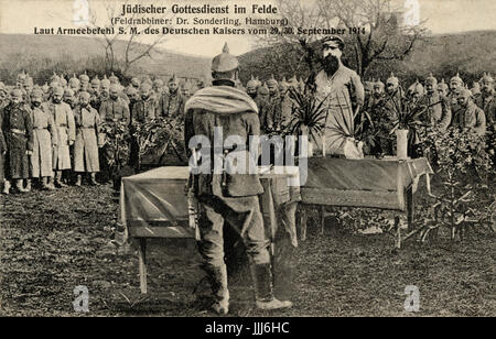Jewish German soldiers in World War One, celebrate Passover in the ...