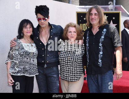 Criss Angel, mother Dimitra Sarantakos, aunt Stella and cousin George ...