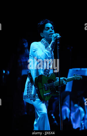 Prince performing 2008 Coachella festival Indio Stock Photo - Alamy