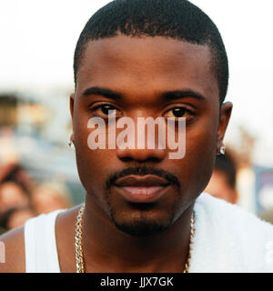 Singer / Actor Ray J portrait on set at New Boyz featuring Ray J "Tie ...