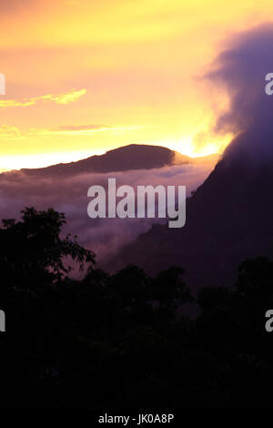 Sunset landscape of the Hehuanshan mountain at Taiwan Stock Photo - Alamy