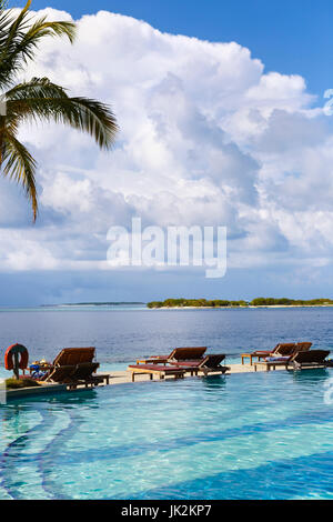 Exotic pool with a beautiful view overlooking ocean Stock Photo - Alamy