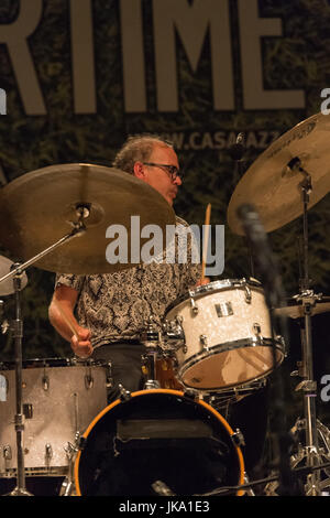 Bill Frisell on the guitar, accompanied by Tony Scherr on bass and ...
