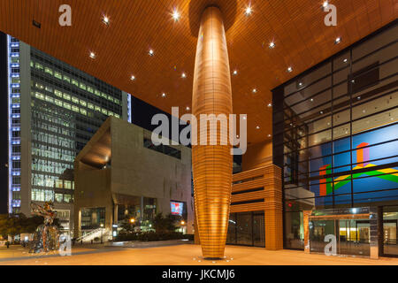 USA, North Carolina, Charlotte, Bechtler Museum of Modern Art, atrium ...