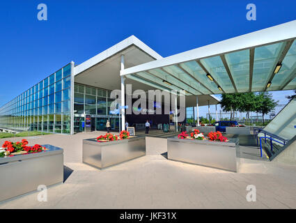 Ebbsfleet International train station entrance, with Eurostar High ...