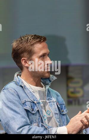 RYAN GOSLING and MACKENZIE DAVIS in BLADE RUNNER 2049 (2017), directed ...