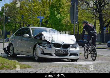 Auto, Blechschaden, Kurt-Schumacher-Damm, Tegel, Reinickendorf, Berlin ...