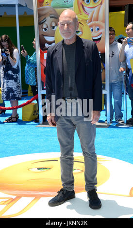 Hollywood actor Sir Patrick Stewart is knighted by Britain's Queen ...