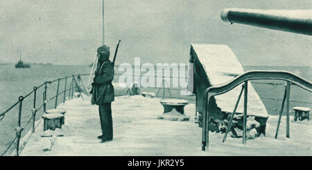 HMS Caradoc, British light cruiser, post-WW1 Stock Photo - Alamy