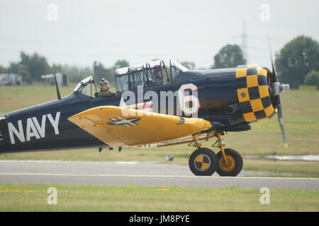 North American Aviation T-6 Texan, a single-engined advanced trainer ...
