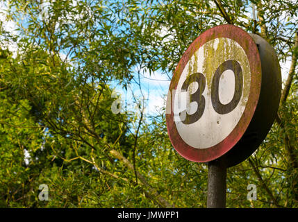 A 30 miles per hour (mph) speed restriction sign Stock Photo - Alamy