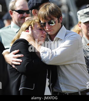 Soldiers, leaders and Family members of the U.S. Army Aviation Task ...