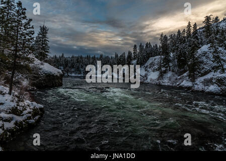 Spokane River in winter in Spokane, Washington, USA Stock Photo - Alamy