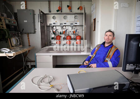 Offshore oil rig control room Stock Photo - Alamy