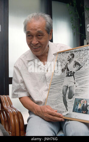 Sohn Kee-Chung (r, 1936 Olympic Marathon gold medallist), at 76 the ...